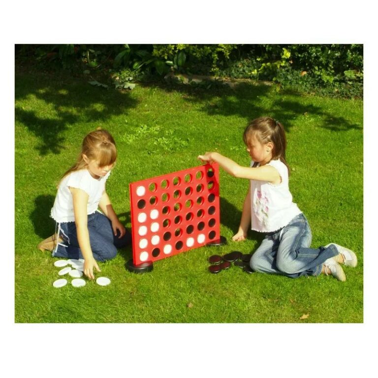Four-in-a-row garden game in a huge version from TRADITIONAL GARDEN ...